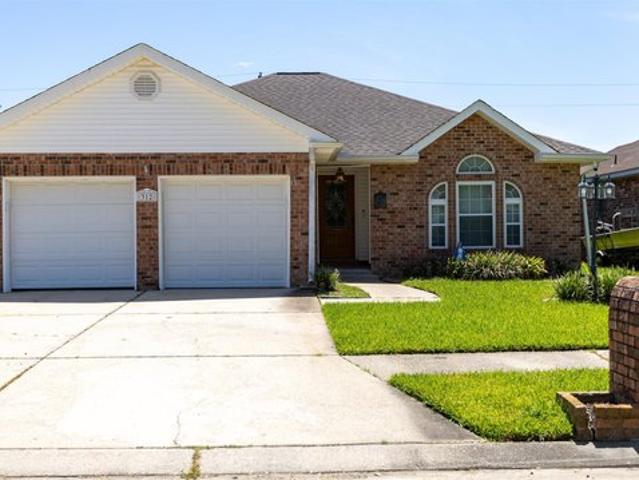 312 River Village Dr, Destrehan, LA 70047