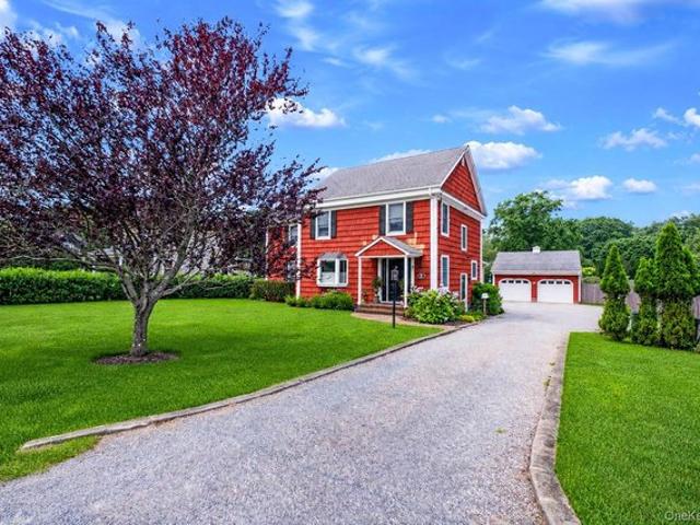 312 Riverside Dr, Riverhead, NY 11901