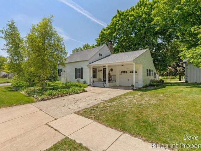 312 Russell St, Middleville, MI 49333