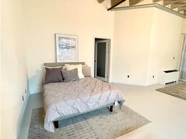 312 W 5th Street 609