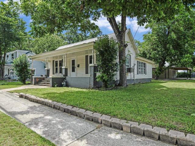 312 W 10th St