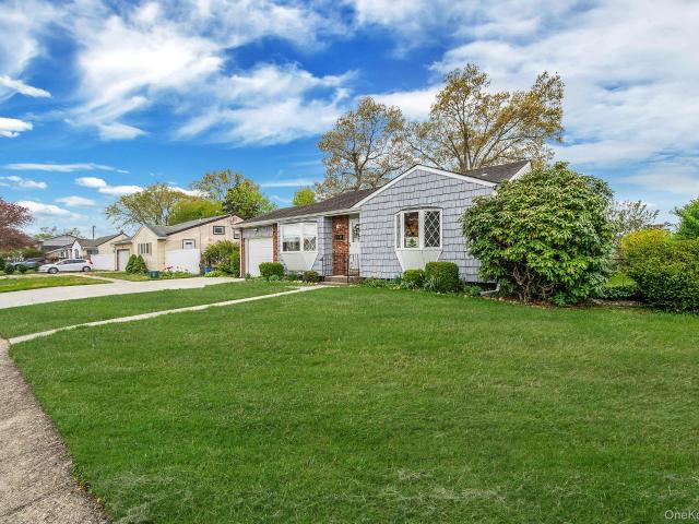 312 W 16th St, Deer Park, NY 11729 | MLS #991220 | Compass