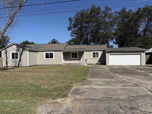 312 W 18th St, Stuttgart, AR 72160