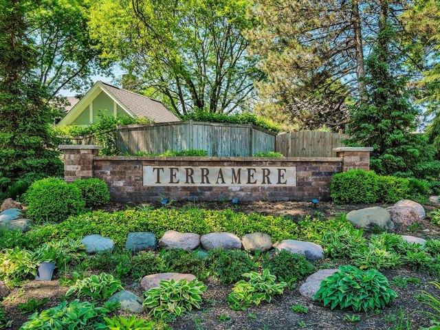 312 W Brampton Ln, Arlington Heights, IL 60004