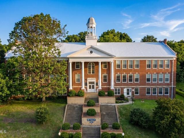 312 W Main St Apt 4, Jonesborough, TN 37659
