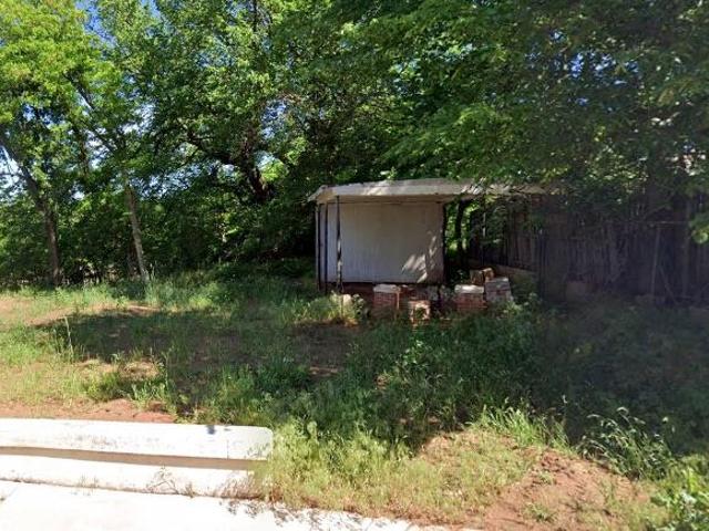 312 W Noble Avenue