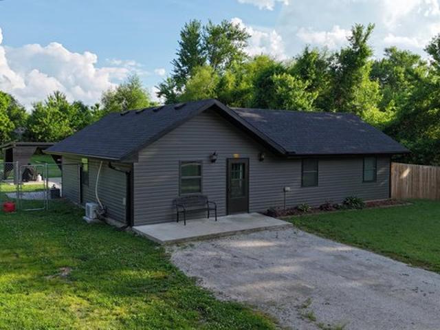 312 W North St, Mountain Grove, MO 65711