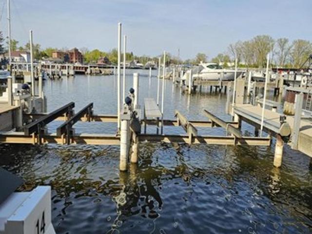 312 Water St Slip 14, Saint Joseph, MI 49085