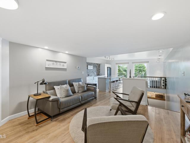 312 West Main Street Apt 4