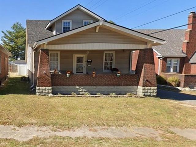 312 Whitelaw Ave, Wood River, IL 62095