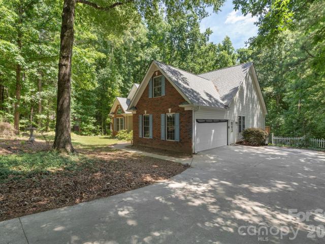 312 Tradewinds Lane