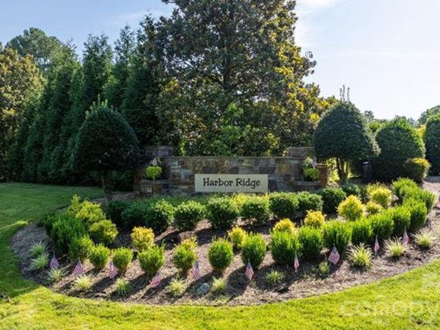 312 Twin Cove Dr Unit 137, Connelly Springs, NC 28612