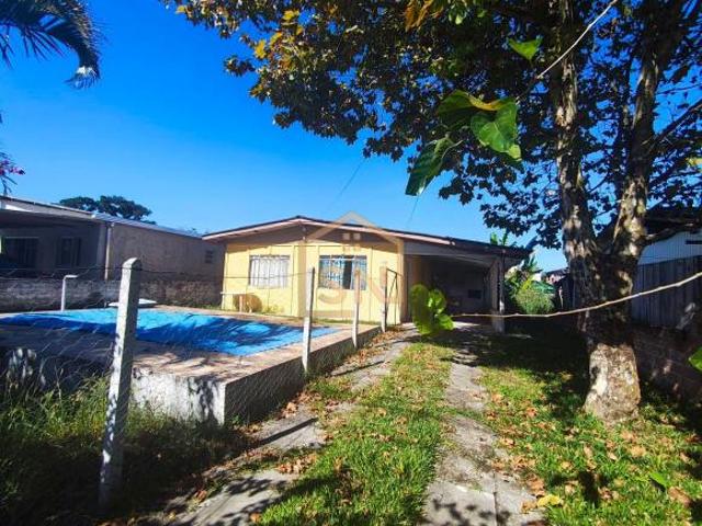 312C Casa com piscina no Balneário Saint Etienne