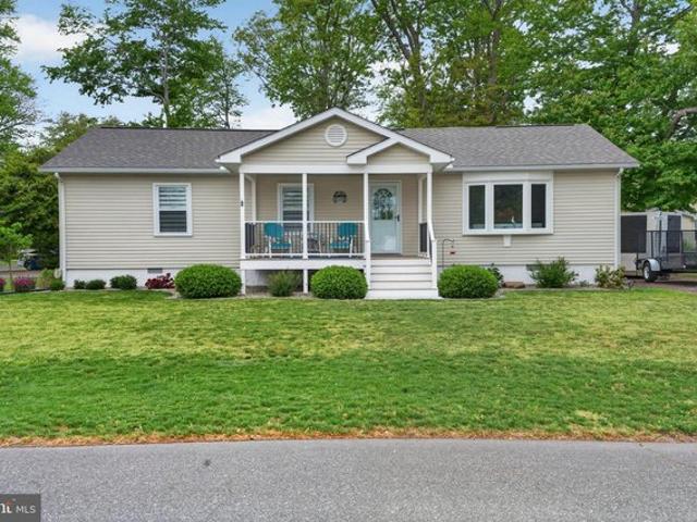 31345 Oak St, Ocean View, DE 19970