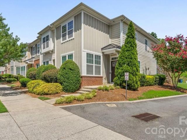 3134 Bending Birch Pl, Charlotte, NC 28206