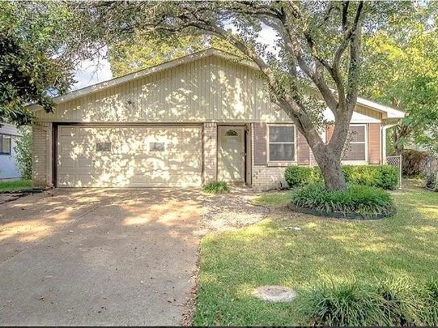 3134 Edelweiss Dr, Grand Prairie, TX 75052