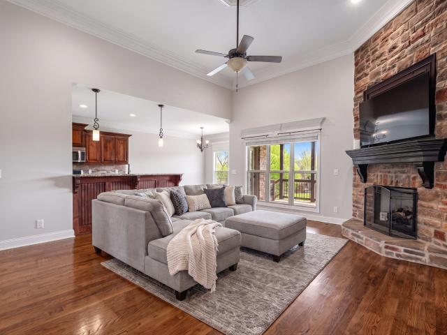 3134 Hidden Creek Dr