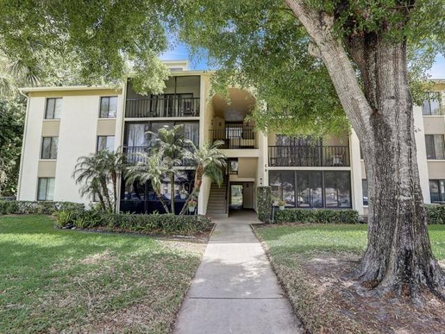 3134 Lake Pine Way Apt A2, Tarpon Springs, FL 34688