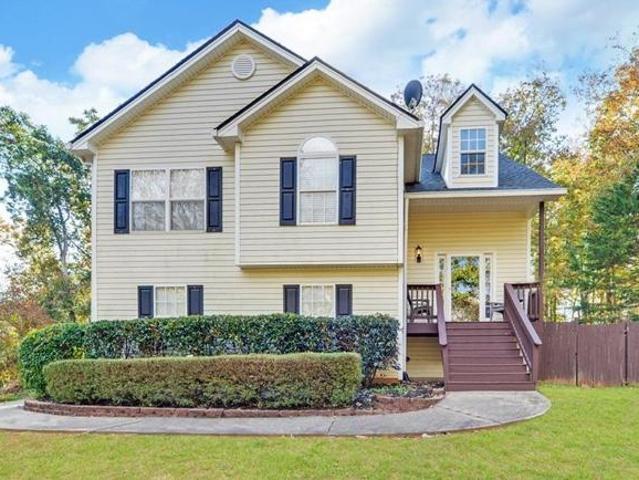 3134 Thorn Bush Dr, Gainesville, GA 30507