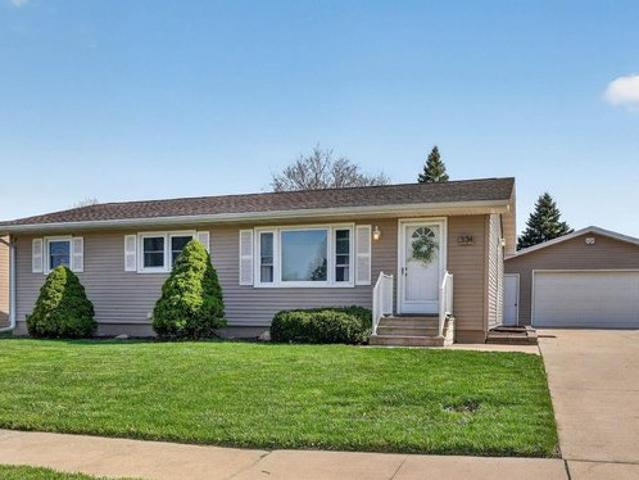 3134 Violet Dr, Waterloo, IA 50701