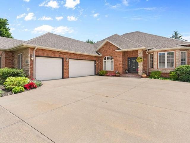 3134 W Knob Hill St, Springfield, MO 65810
