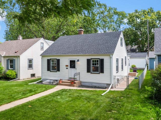 3135 Mckinley Street NE