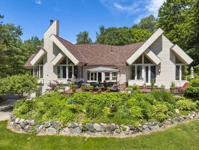3135 Depew Rd, Petoskey, MI 49770