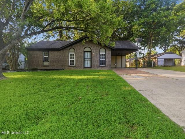 3135 Forest Glen Dr, Horn Lake, MS 38637