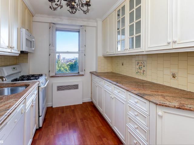 3135 Johnson Avenue, Bronx, NY