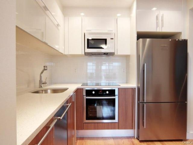 3135 31st Street 605