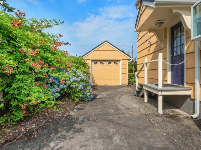 3137 NE 83RD AVE