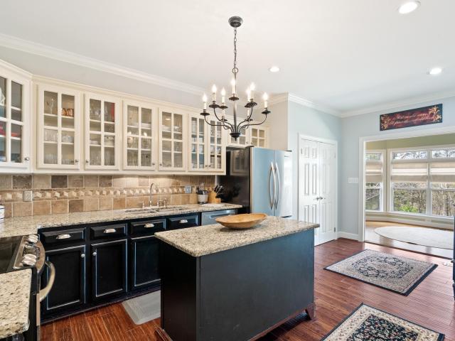 3137 Chestnut Oaks Drive
