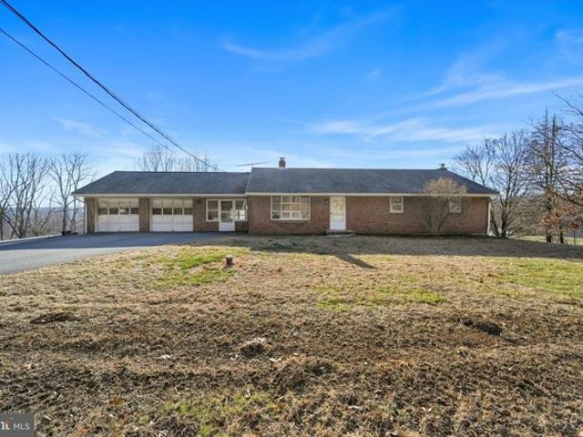 3137 E Galen Hall Rd, Reinholds, PA 17569