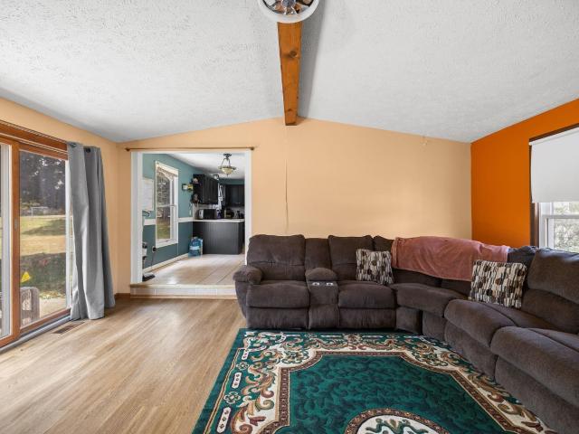 3137 Horseshoe Drive