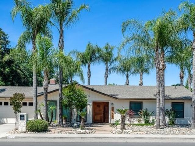 3137 S West St, Visalia, CA 93277