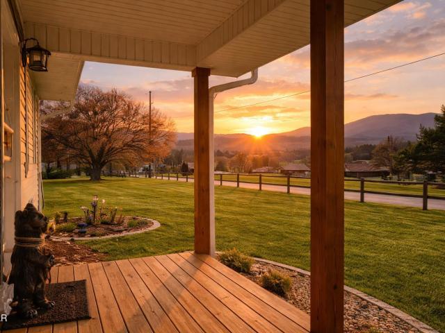3138 Laurelwood Lane