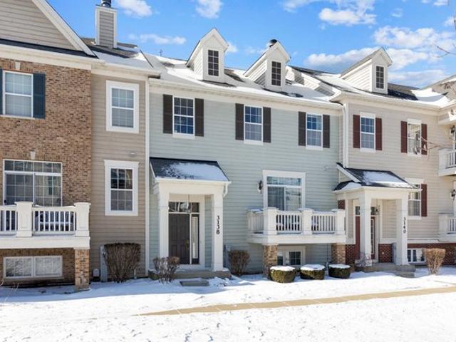 3138 Taunton St, Elgin, IL 60124
