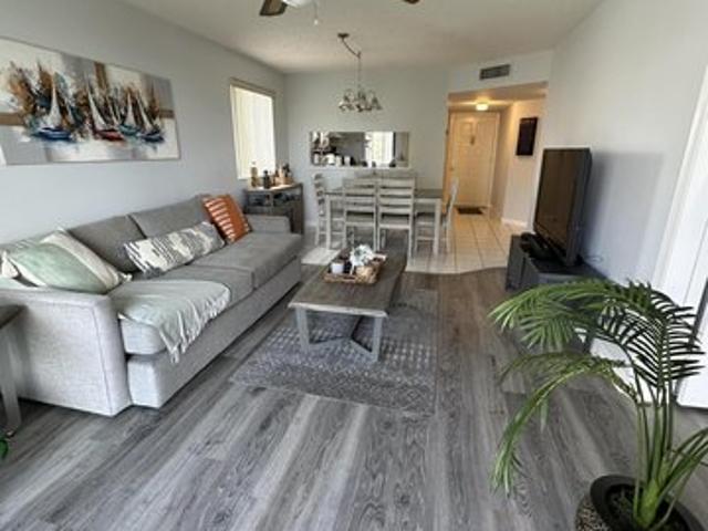 3138 Via Poinciana Apt 317, Lake Worth, FL 33467