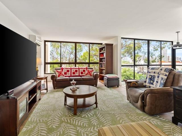 3138 Waialae Ave Apt 536, Honolulu, HI 96816