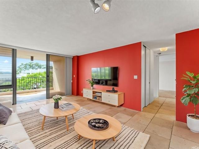 3138 Waialae Ave Apt 802, Honolulu, HI 96816