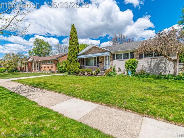31395 Lyons Circle
