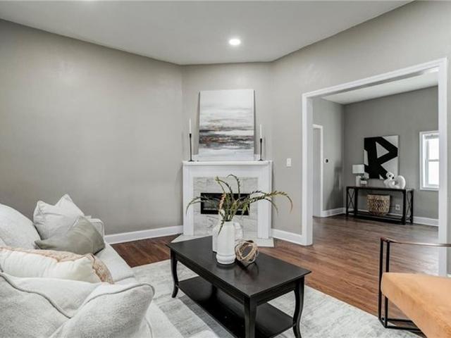 3139 McGee St, Kansas City, MO 64111