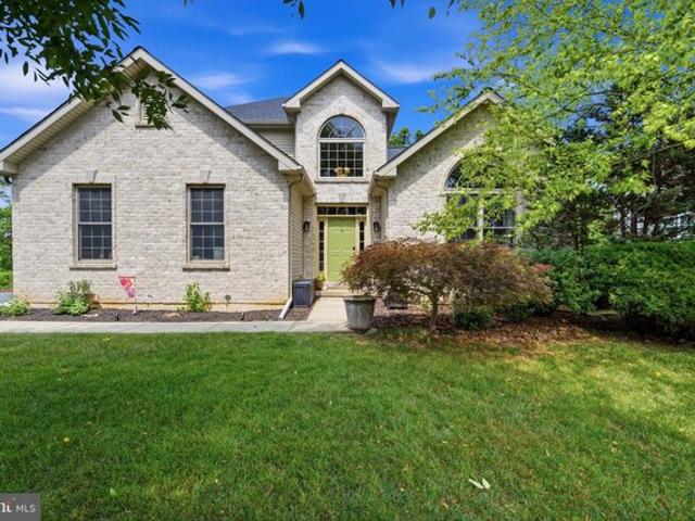 3139 Olympic Dr, Emmaus, PA 18049