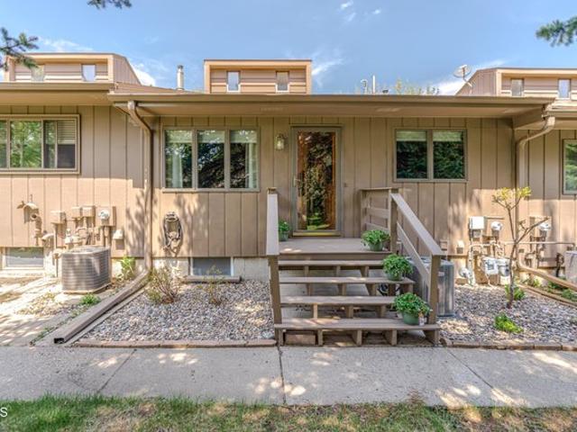 3130 Manitoba Ln, Bismarck, ND 58503