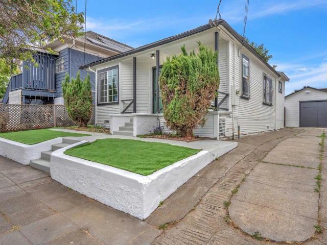 3130 Nicol Ave