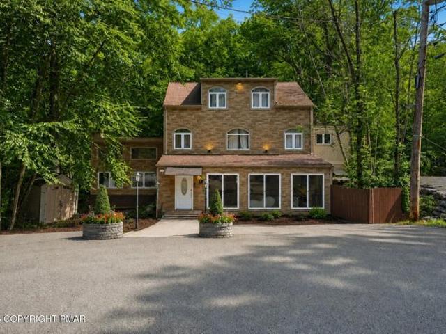 3130 Delaware Cir, Bushkill, PA 18324