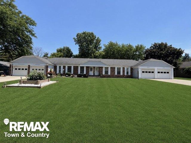 3130 Pinegate Dr, Flushing, MI 48433