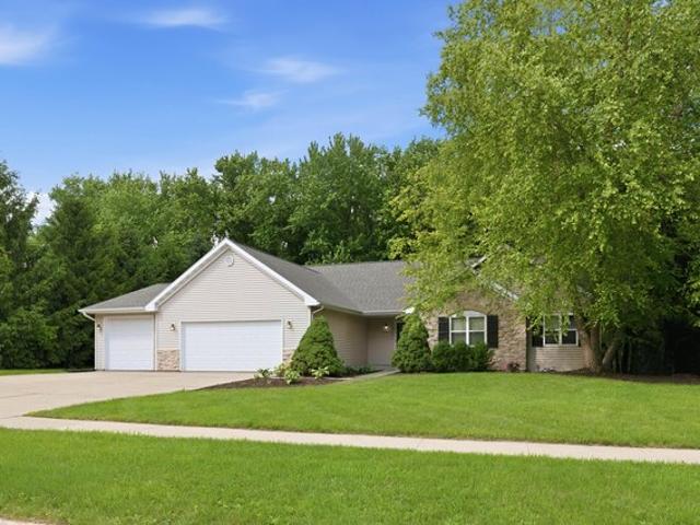 3130 Rockport Park Dr, Janesville, WI 53548