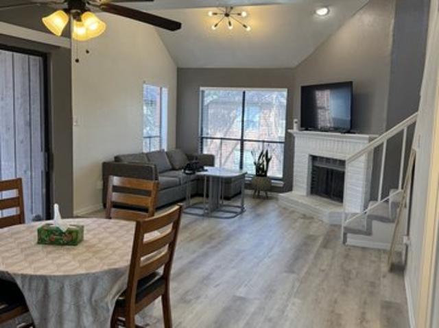 3130 Walnut Bend Ln Apt 424, Houston, TX 77042