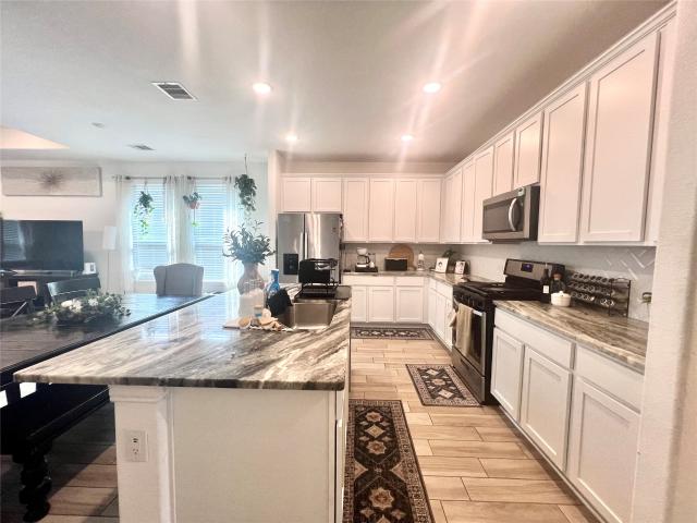 31311 Horseshoe Meadow Bend Ln, Fulshear, TX 77441 | MLS #8230 | Compass